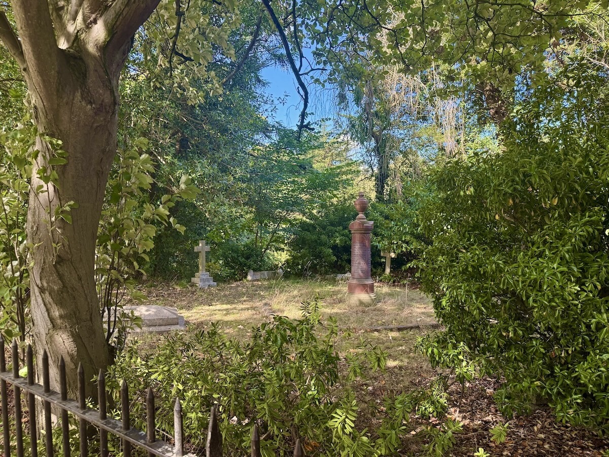 The Secret Garden Manor Road Cemetery – Welcome To Scarborough!
